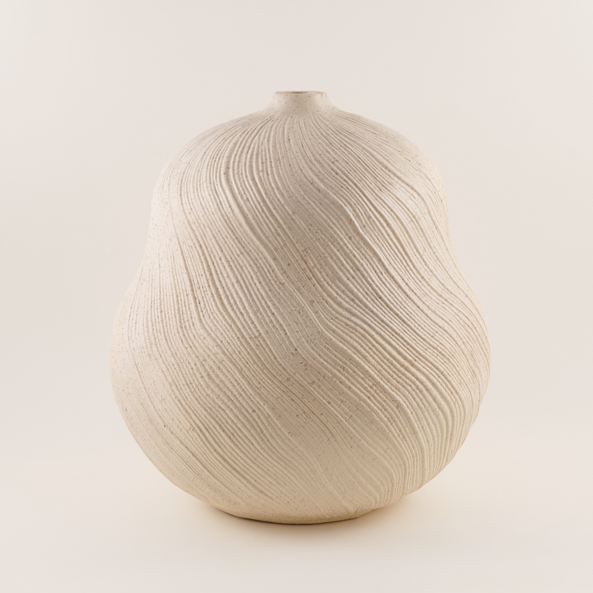 Ramadan Offers ! | Buy Homez Resin Decorative Vase 42.5*42.7*45.5 Cm ...