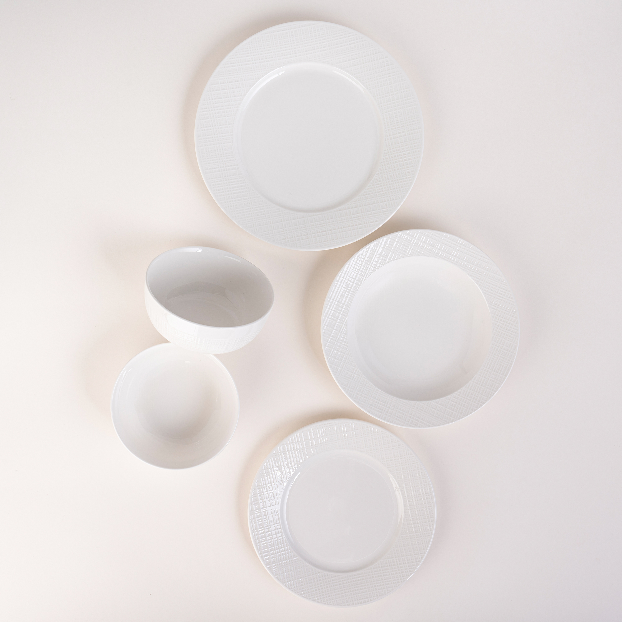 Buy La Mesa white porcelain 16pcs dinner set Online | Nice