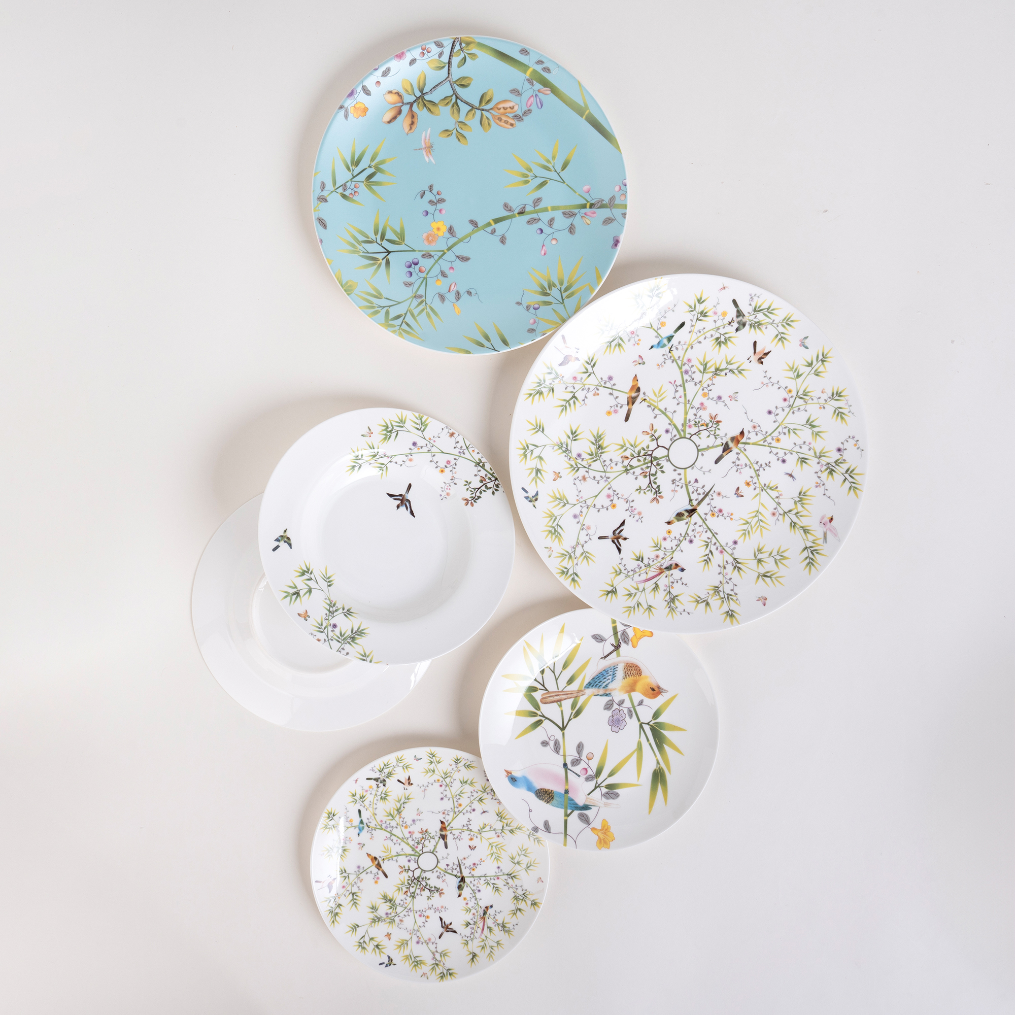 Buy La Mesa white/green bone porcelain 16 pc dinner set Online | Nice